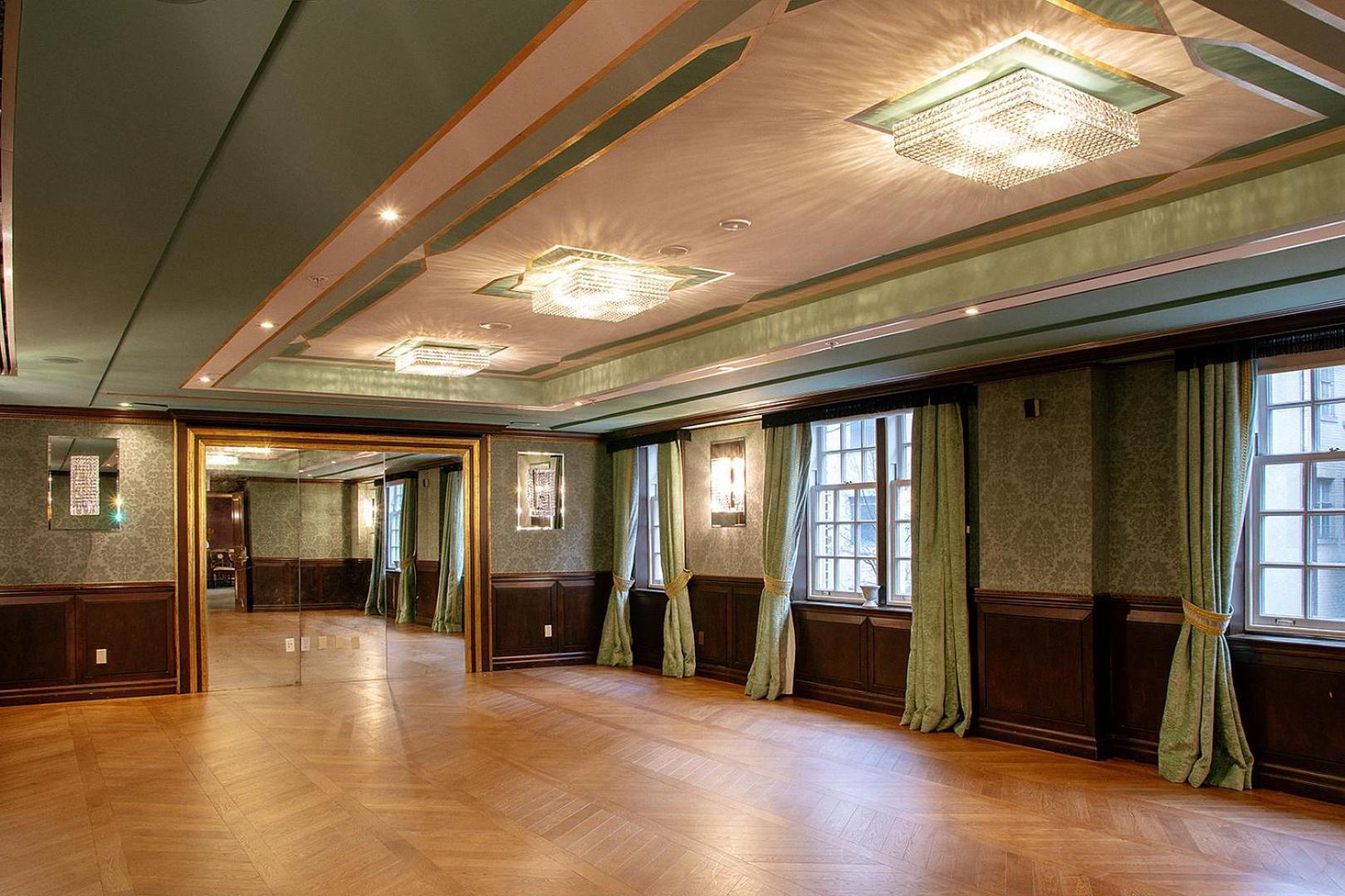 WINDSOR ARMS HOTEL TORONTO